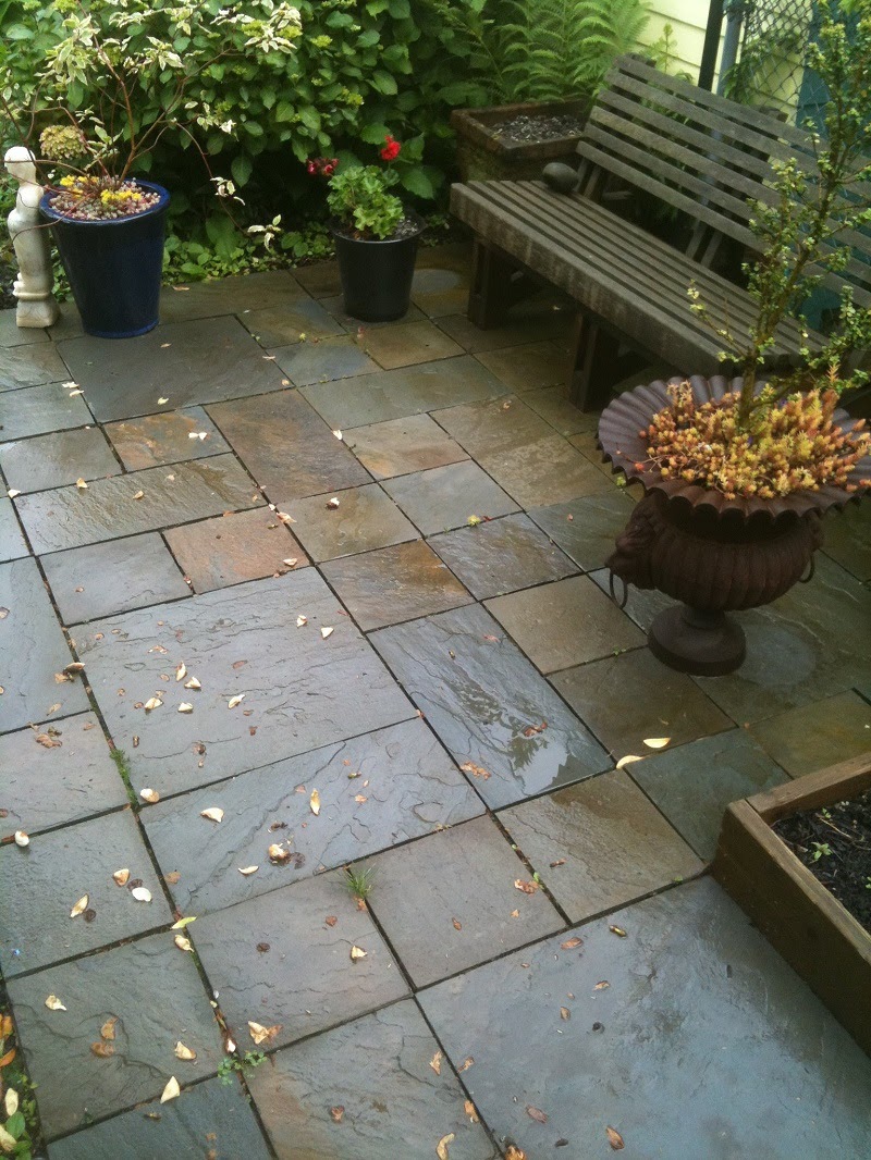 8 Ways to Use Flagstone in Your Landscaping - LawnStarter