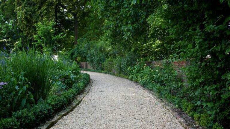 12 Materials to Consider for Your Garden Path